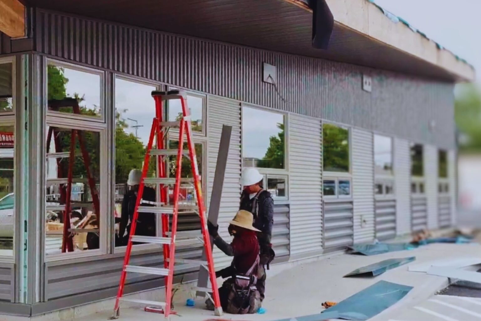 Residential & Commercial Siding Services | Dakota Roofing